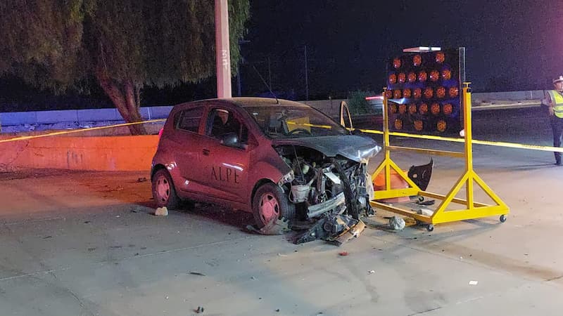 Video Conductor Fallece Al Chocar Contra Jardinera En La Carretera